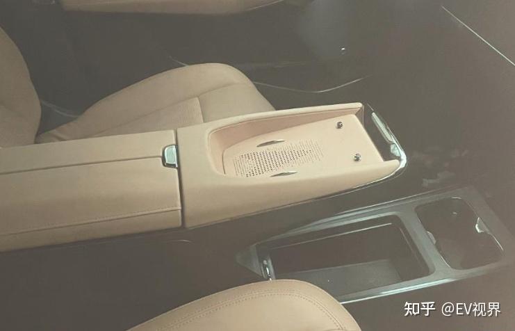 这回能看见细节了 岚图H37谍照来啦！ - 知乎