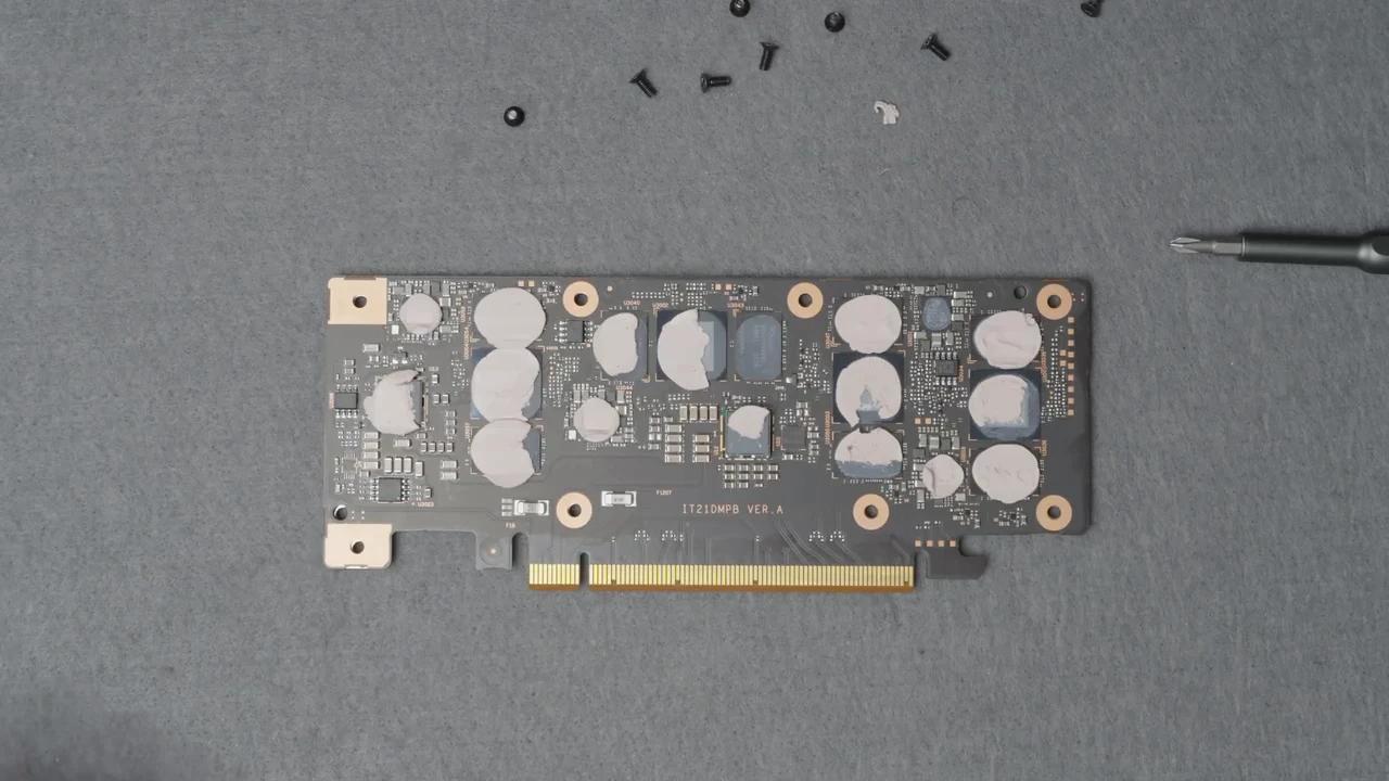 拆解华为 Atlas 300i NPU：四颗 Ascend 芯片，性能惊人 - 知乎