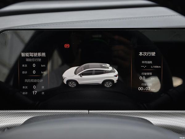 搭载蓝鲸NE1.5T高压直喷发动机的长安UNI-T即将上市，未来感爆棚 - 知乎