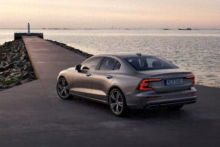 要豪华还要质价比！S60对比CT5：18.9万能买啥？ - 知乎