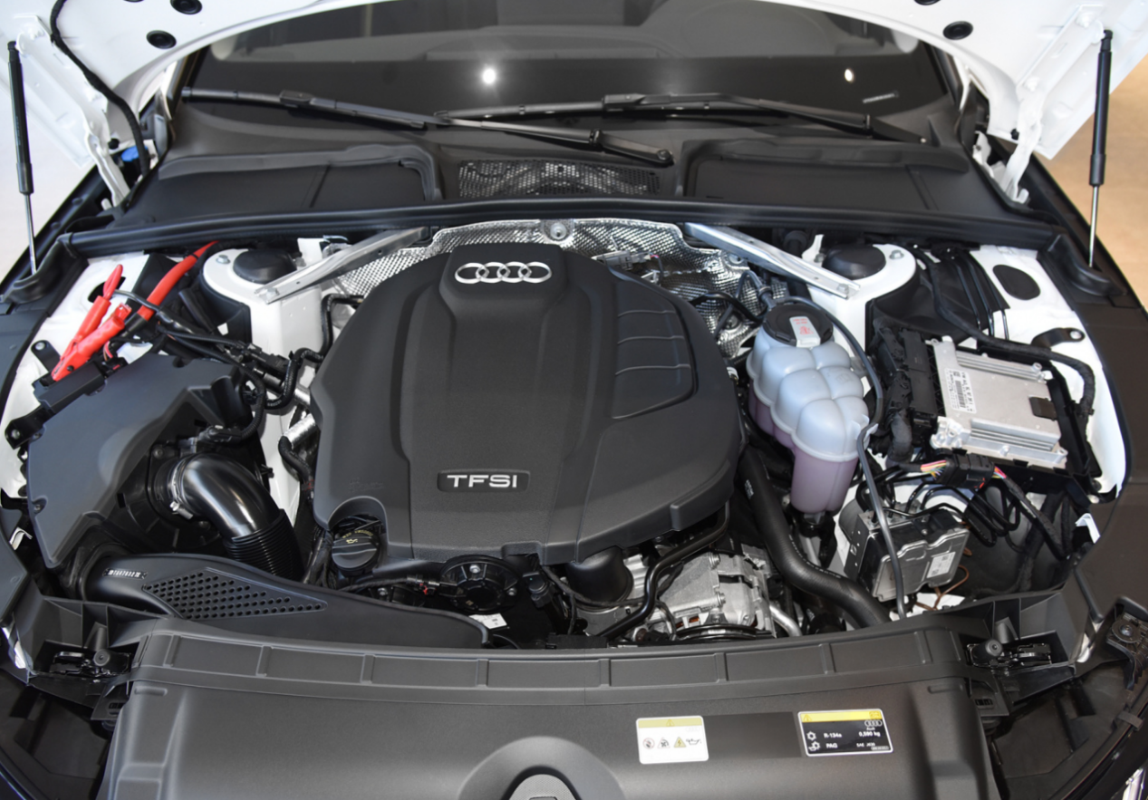 德系豪华品牌经典斗争？奥迪A4L对比奔驰C级该如何选择 - 知乎