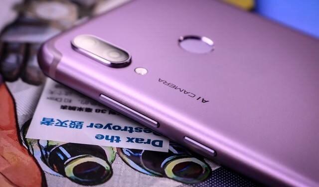 同为性价比的王者，小米8SE和荣耀Play谁更胜一筹？ - 知乎