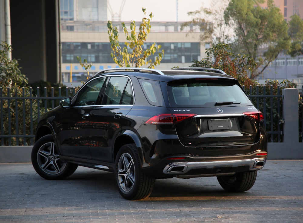 奔驰GLE：外观有气势，动力配置丰富，全系四驱加持 - 知乎