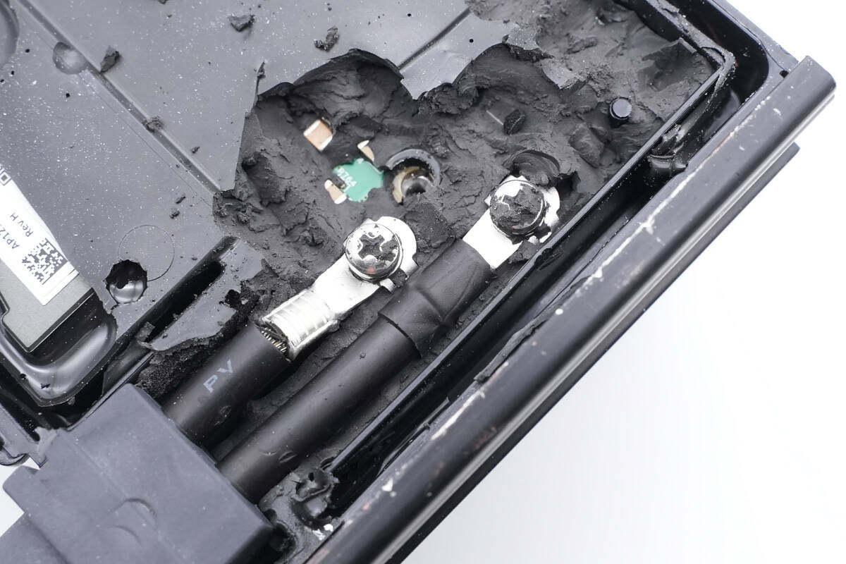 拆解报告：SolarEdge 700W太阳能电池功率优化器 - 知乎