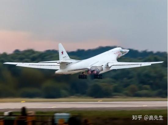 西伯利亚上空飞舞的“白天鹅”，俄军Ty-160战略轰炸机 - 知乎