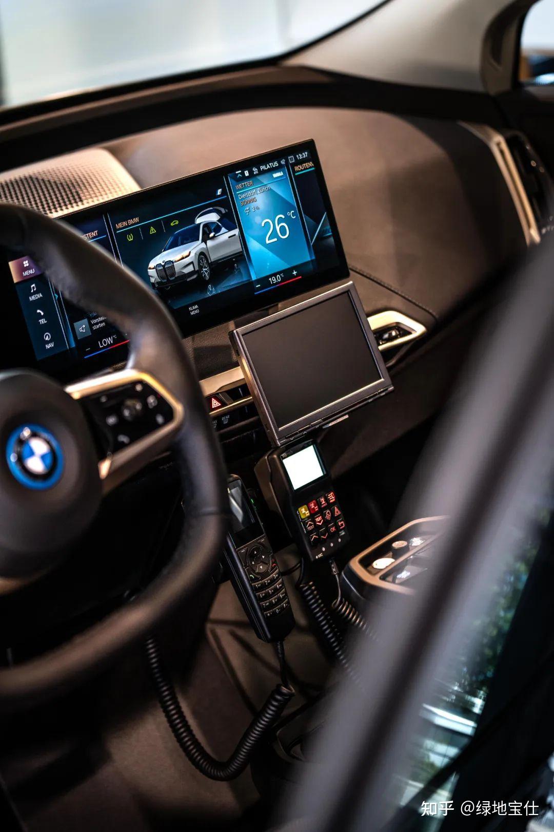 宝马瑞士交付全球首台警用iX，来看看都有什么 - 知乎