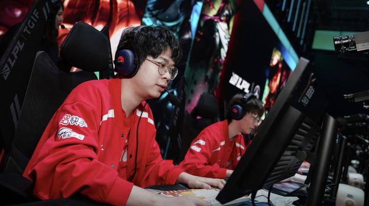 海外网友热议WE淘汰OMG：LPL的中游队伍看起来很菜！OMG的BP太差 - 知乎