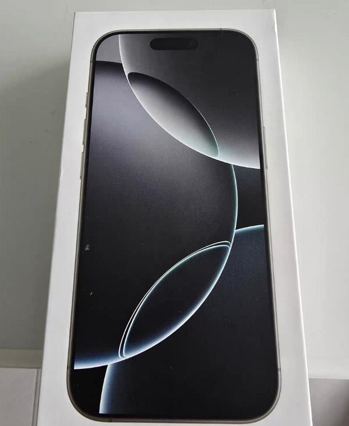 全新iPhone16Pro Max价格崩了，最低只要7500！还要什么自行车！ - 知乎