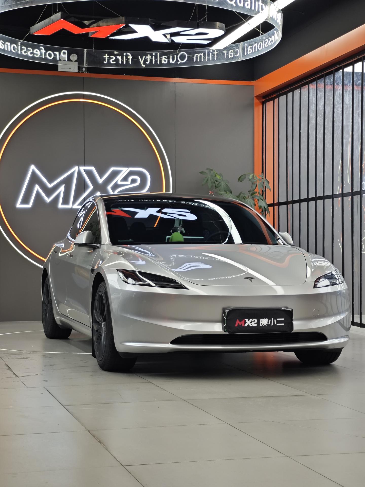 特斯拉 Model 3 GT 银：冷冽科技的流动盛宴 - 知乎