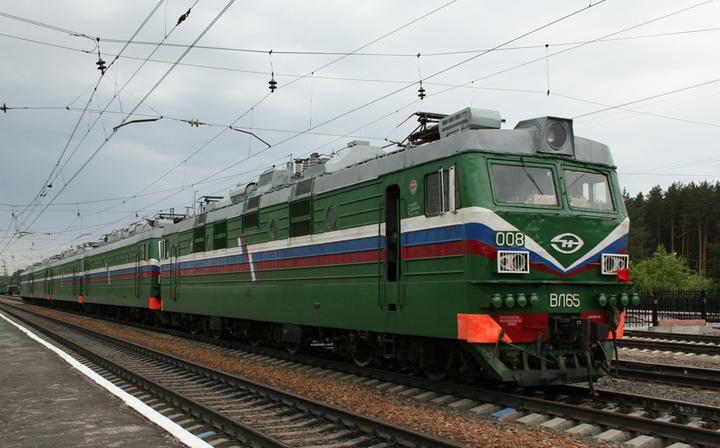 【铁道科普】从“板砖”到“螃蟹”——VL65型电力机车和EP1型电力机车 - 知乎