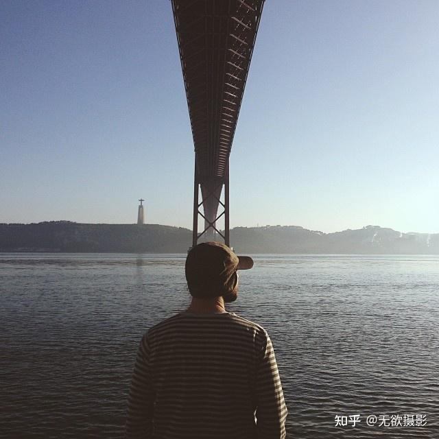 摄影师Simone Bramante来自意大利，自称是一位讲故事的人。他的照片充满了故事感和代入感，常常让人误以为是电影镜头中的一帧。 - 知乎