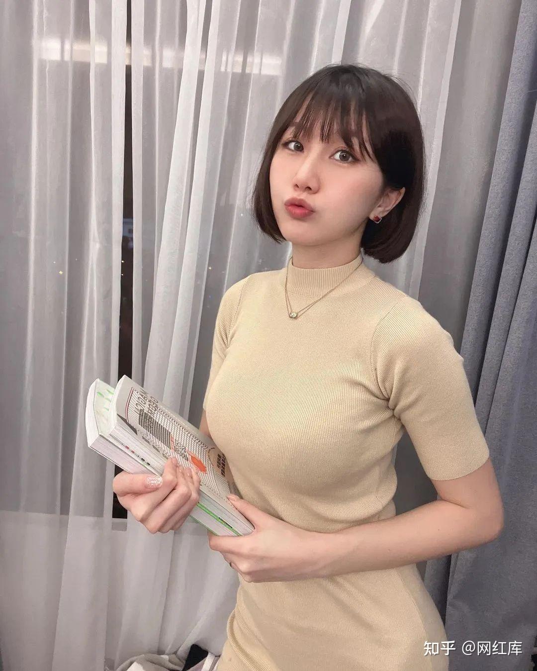 台湾美女网红九头身电竞女主播niya，活泼热辣，大胆秀身材 - 知乎