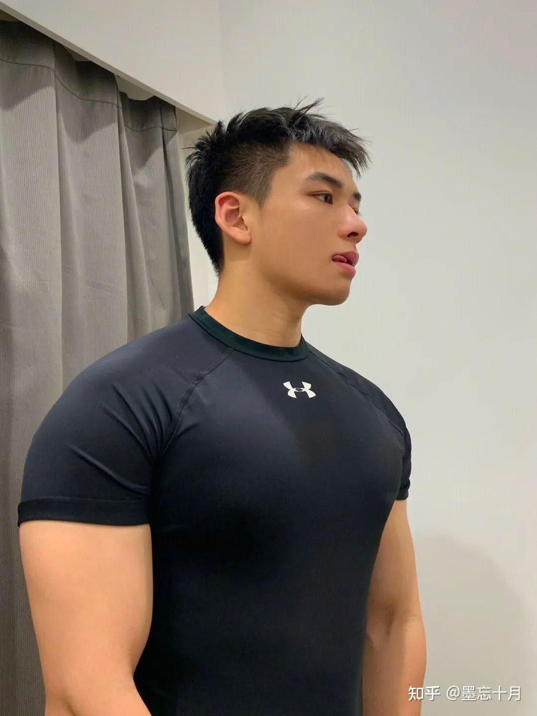 湖北高颜值肌肉男，痞帅气质太撩了 知乎