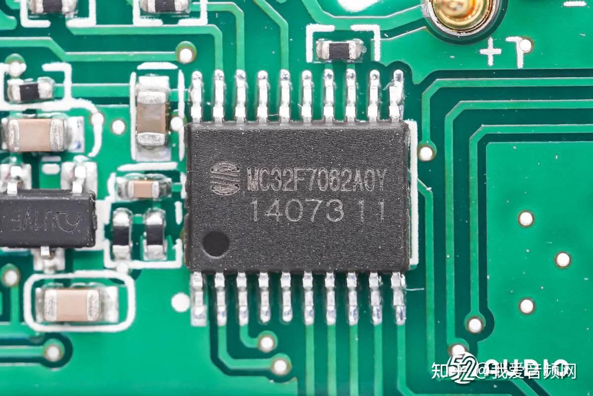 Baseus倍思Bowie WM02+真无线耳机拆解，LED智能数显屏，50h超长续航 - 知乎