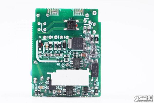 华为22款原装充电器拆解汇总，车充、无线充、氮化镓充电器一网打尽 - 知乎