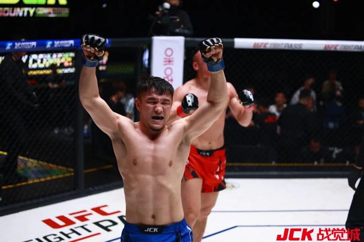 JCK战觉城笼斗赏金挑战赛半决赛热门对阵：库尔班江 VS 加拉思 - 知乎