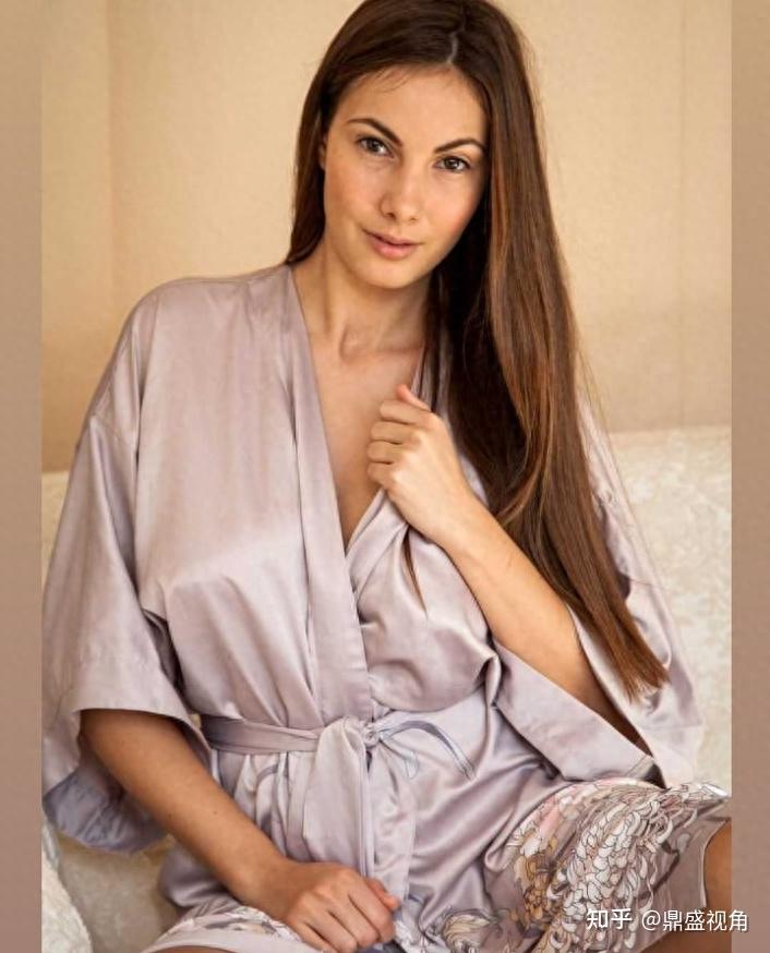 康妮·卡特(Connie Carter)，她来自捷克，业界著名德艺双馨女演员 - 知乎