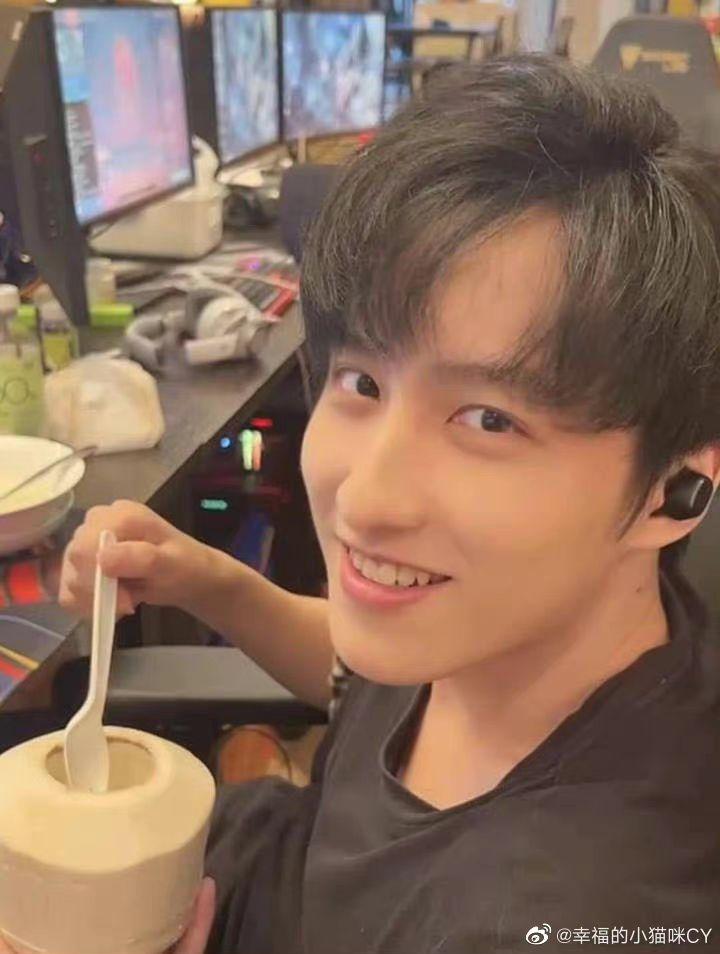 为什么《DOTA2》选手 AME 关注度这么高？ - 知乎