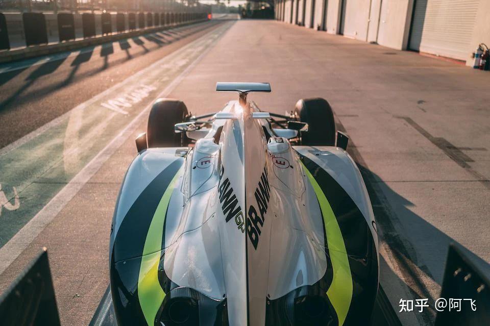 F1最伟大的童话故事？Brawn GP车队2009年赛车你可以带回家了 - 知乎