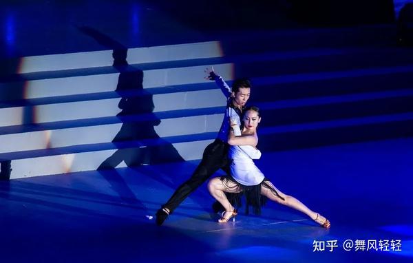 为何拉丁舞裙如此暴露？一文解答你的所有疑问！ 知乎