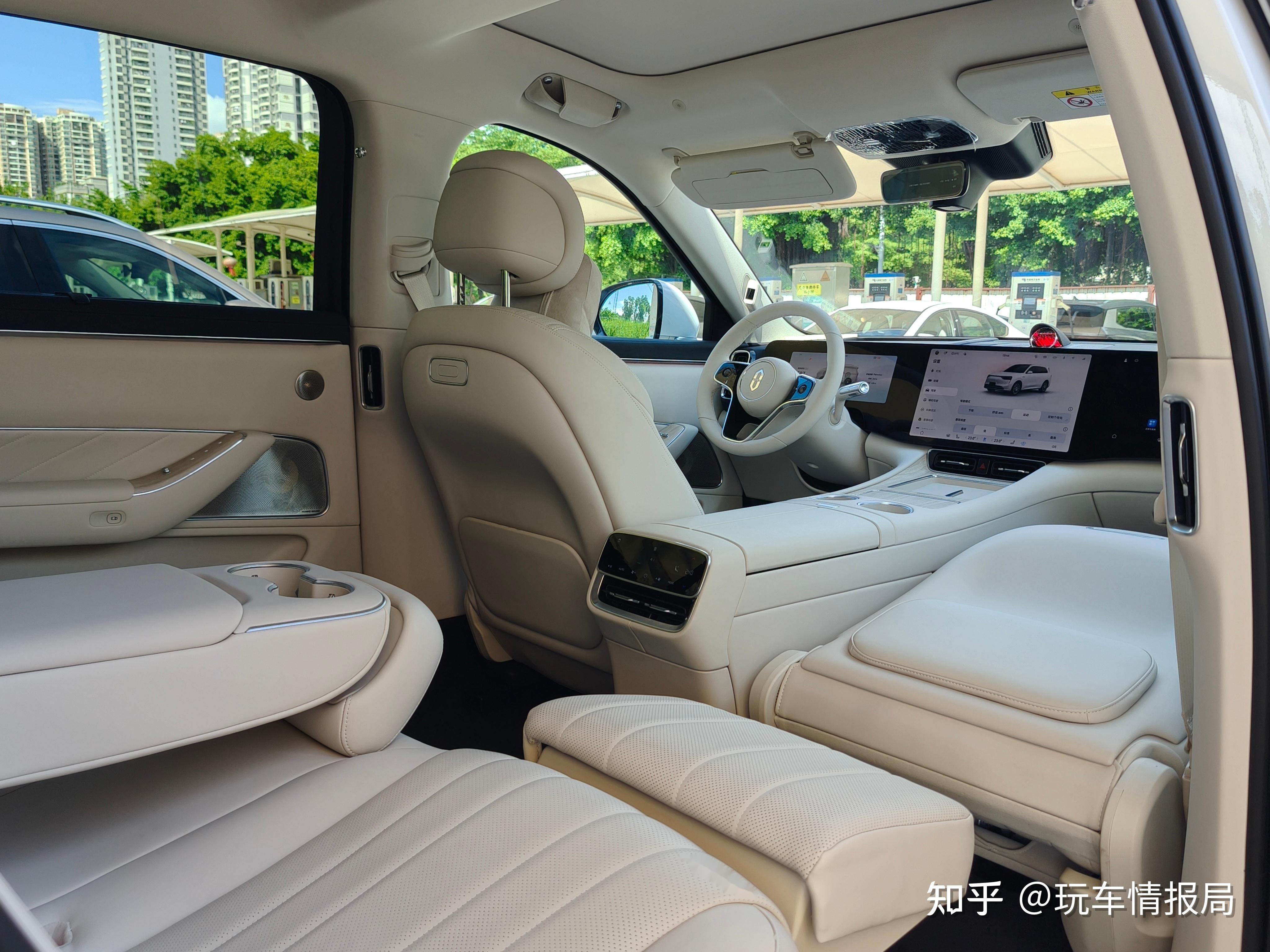 58天狂飙3万辆，问界M8如何让BBA车主集体倒戈？ - 知乎