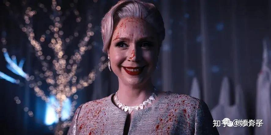 如何评价《亚当斯一家》的真人衍生剧《星期三》？