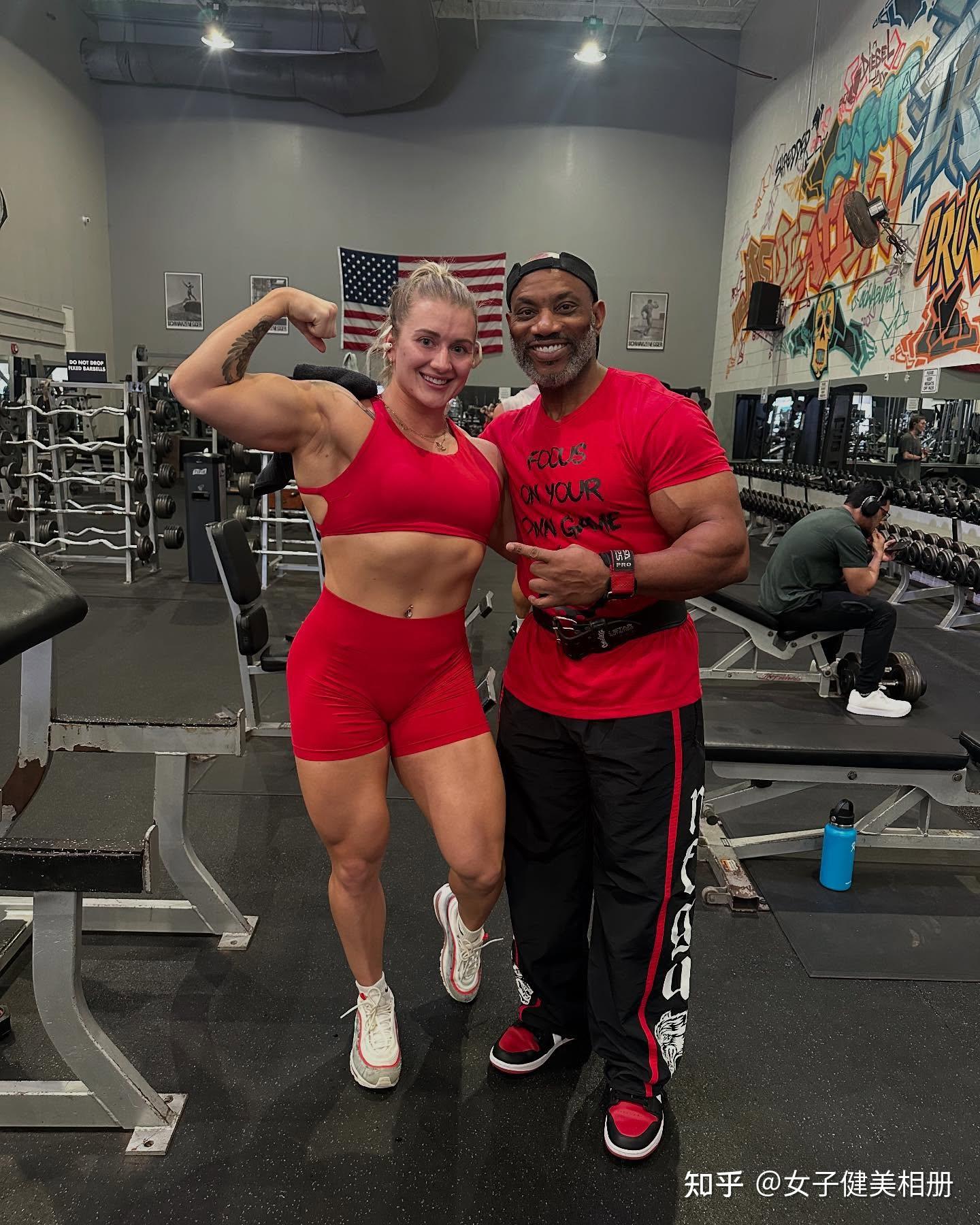 大码力量举选手的强悍健美体格！美国肌肉女达人--Emily Nosler - 知乎