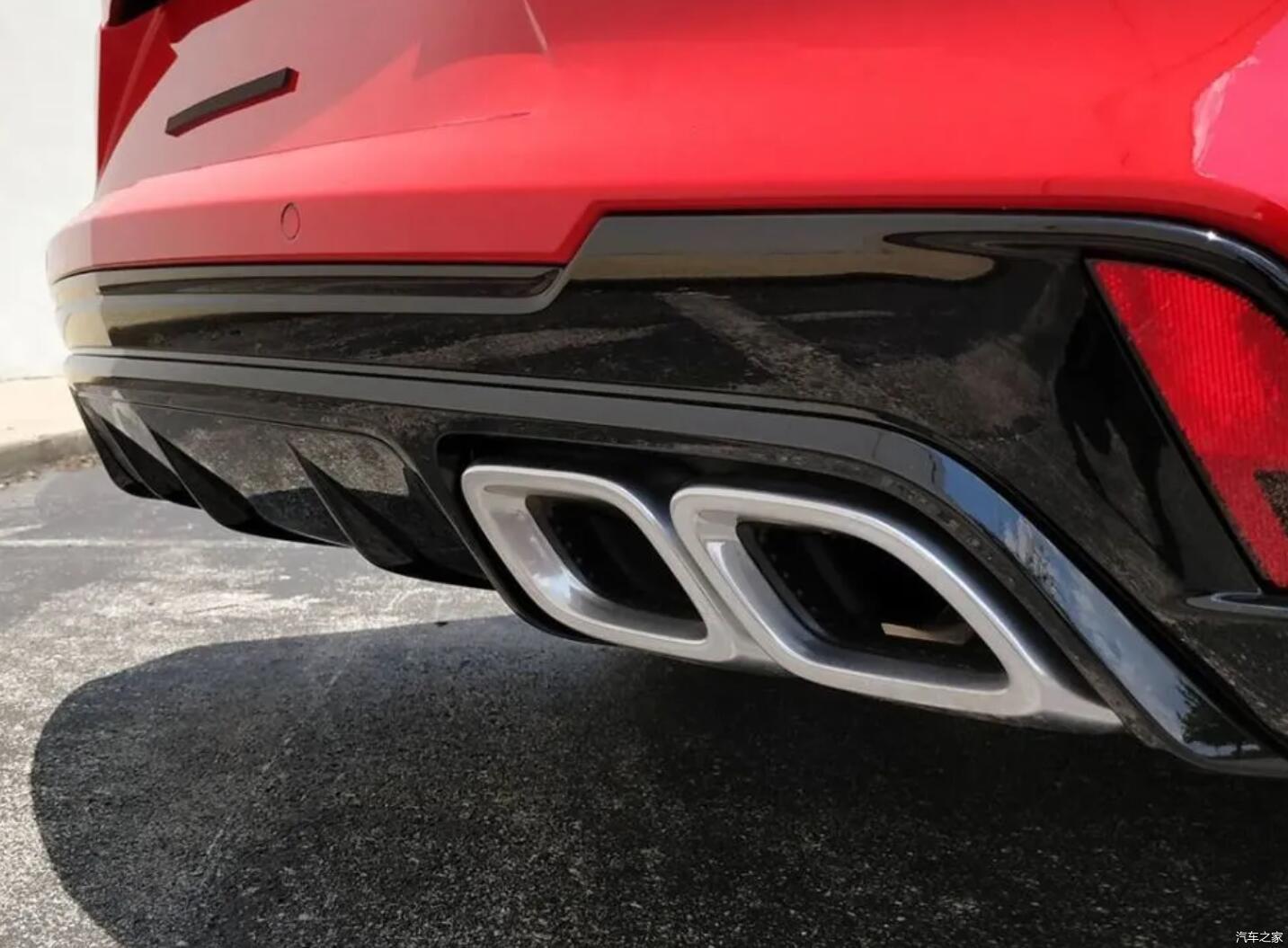 凯迪拉克CT4-V实拍图曝光 搭载2.7T发动机 - 知乎