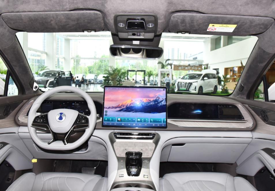 争做30万纯电中型SUV市场的“流量王”，腾势N7对标蔚来ES6 - 知乎