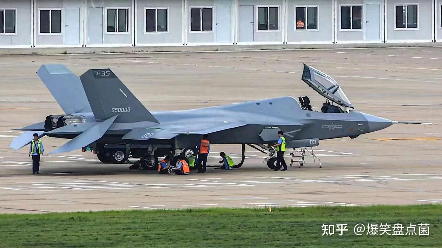 JH-26真机现身？无垂尾带鸭翼：50吨级小隐轰，目标：美军航母！ - 知乎