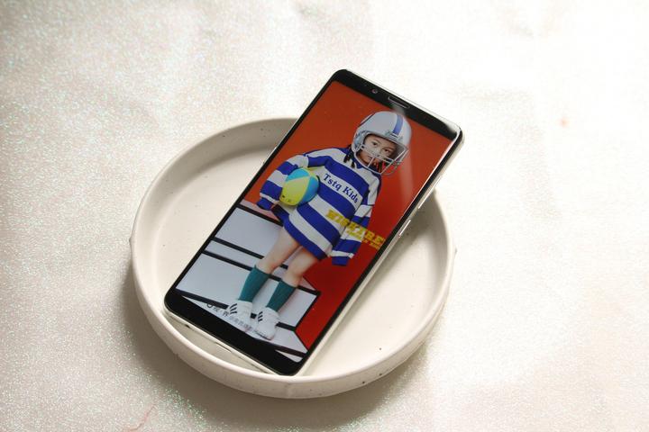 全面评测nubia Z18mini：看设计看拍照 - 知乎