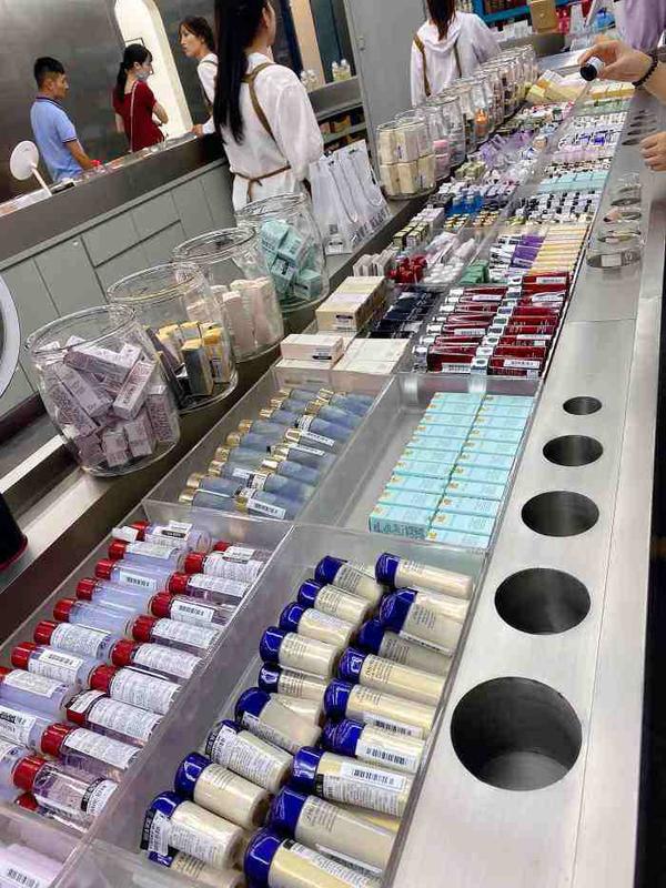 占据美妆市场的蓝海 大牌小样集合店,保真保正是红利之本 知乎