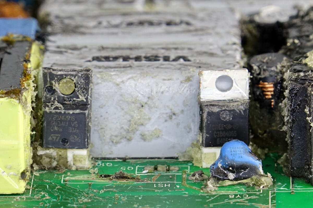 拆解报告：APsystems昱能250W光伏并网微逆变器YC240 - 知乎