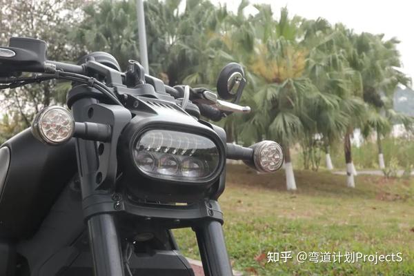 【评测】QJMOTOR 闪600，复古巡航必看的一款 - 知乎