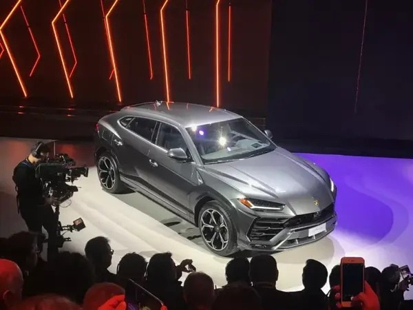 兰博基尼Urus发布 极速305km，313万元起售 - 知乎