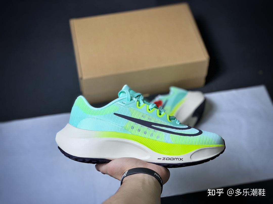 Nike耐克ZOOMFLY5男子透气缓震马拉松专业竞速跑步鞋-多乐潮鞋 - 知乎