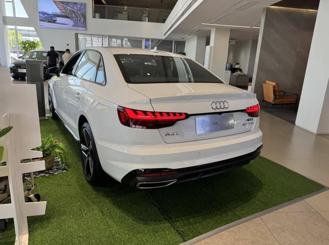 新车不到20万的奥迪A4L值得抄底吗？为此我去了趟4S店 - 知乎