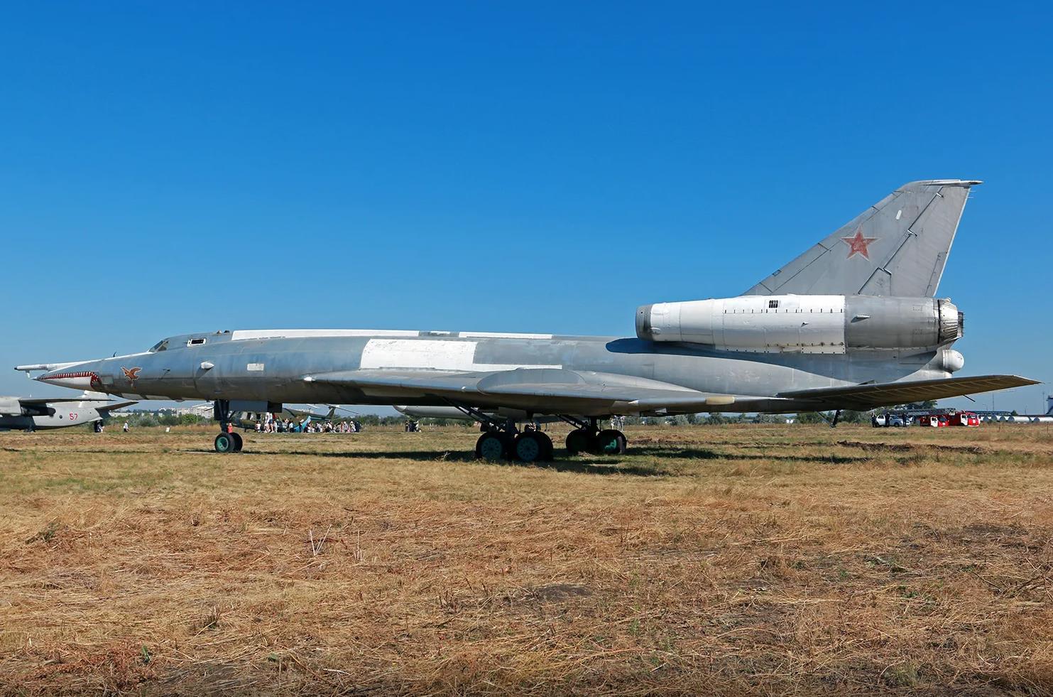 Tu-22和Tu-22M是什么关系？ - 知乎
