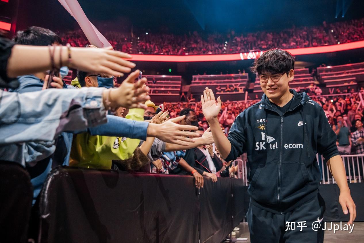 JJPLAY电竞报：T1让一追三击败JDG挺进决赛，Karia表示LCK是最强赛区 - 知乎