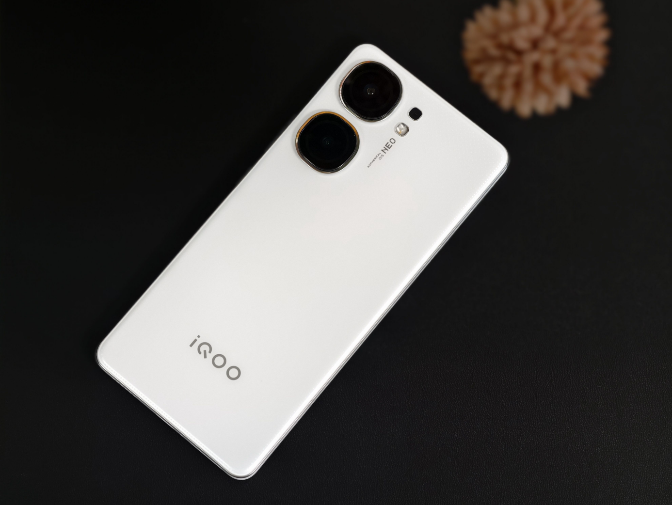 如何评价iQOO Neo9S Pro+？iQOO Neo9S Pro+有哪些亮点与不足？iQOO Neo9S Pro+值得买吗？Neo9S Pro+真机实测！体验一个月来聊聊感受！ - 知乎