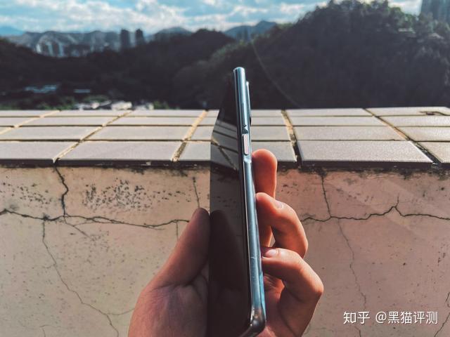 暴力解锁100%性能！90Hz+麒麟820+180Hz，荣耀X10全面评测 - 知乎