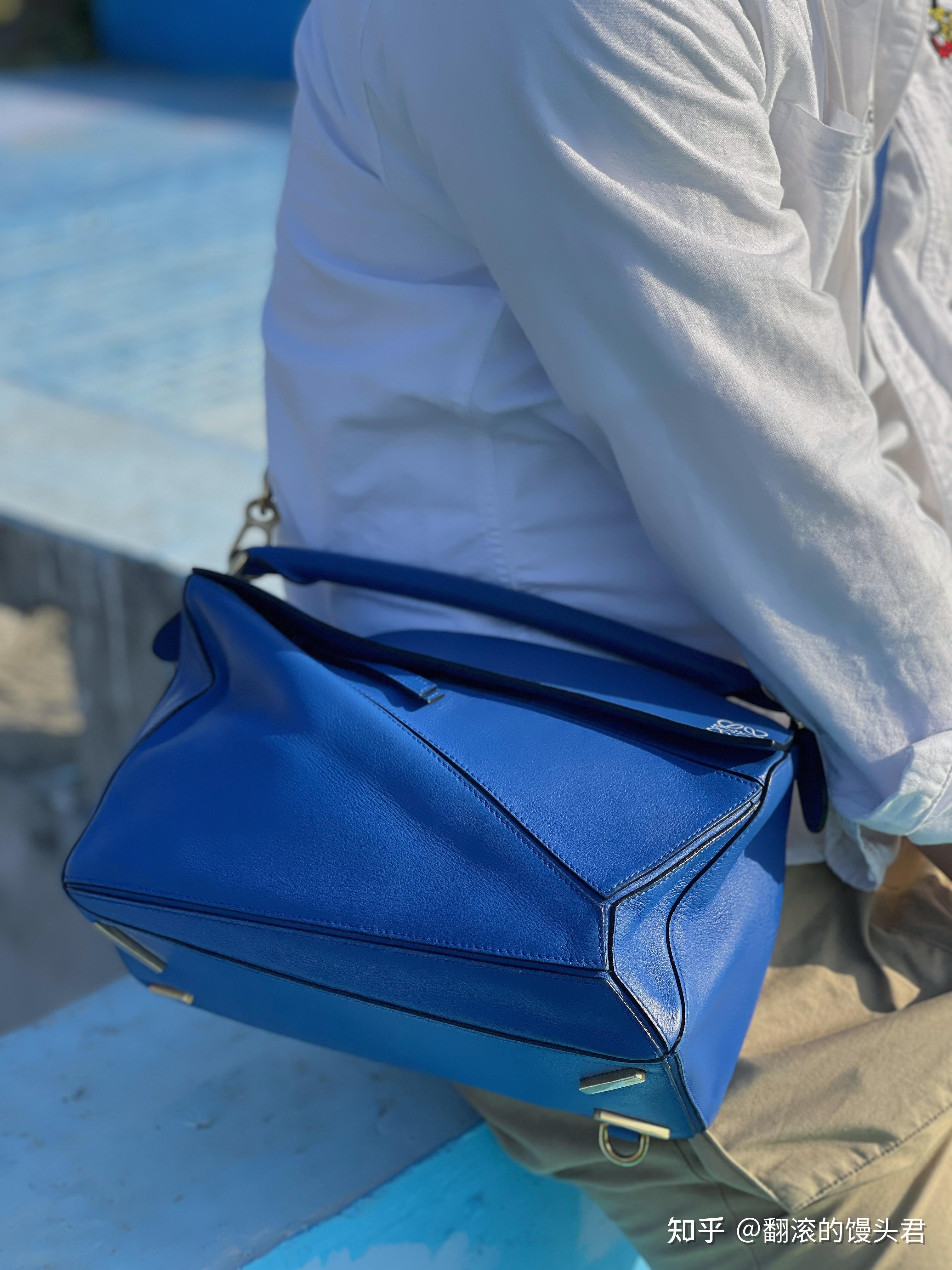 不到6K的LOEWE PUZZLE 中号 克莱因蓝 罗意威几何包 - 知乎