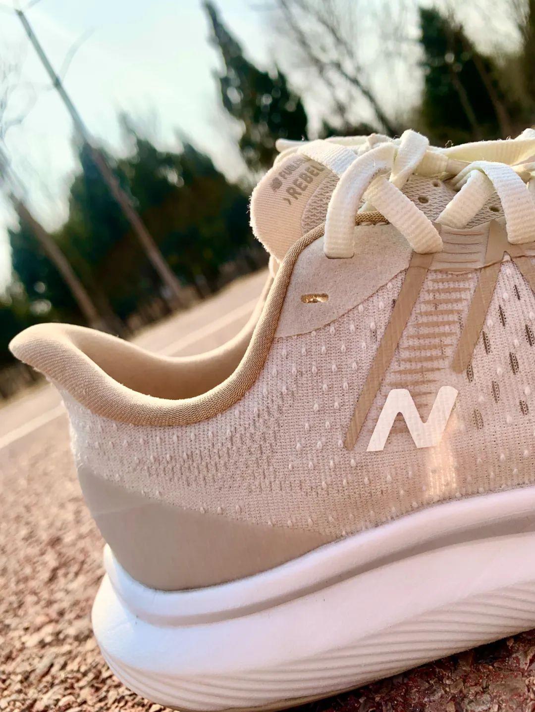 NB Rebel V3，有点牛逼！ - 知乎