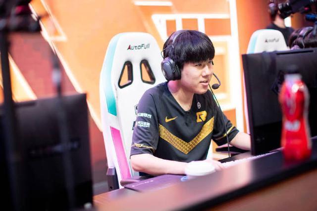 LPL排位日记：Uzi、Meiko双排屠杀，GALA高强度排位17局 - 知乎