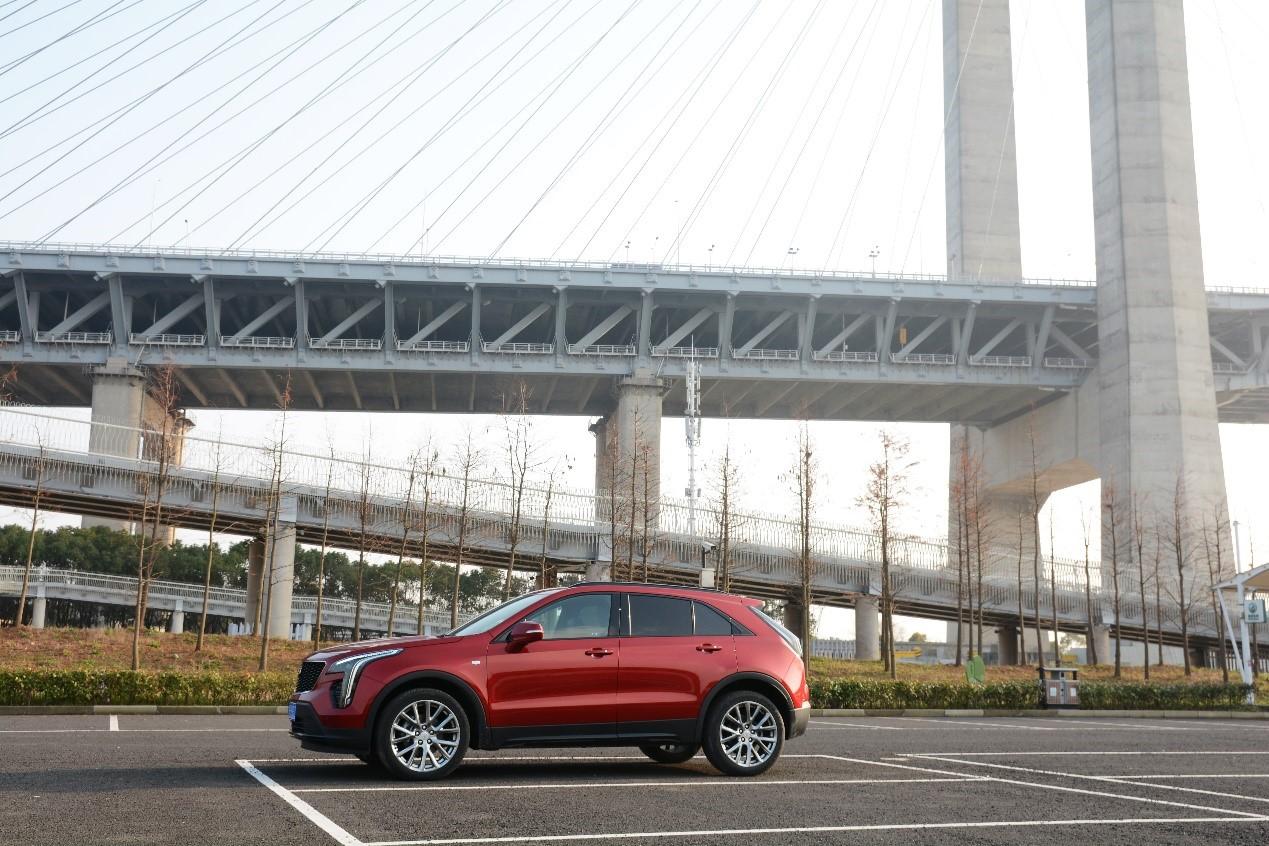 观驾丨48V上车，凯迪拉克XT4轻混版深度体验 - 知乎