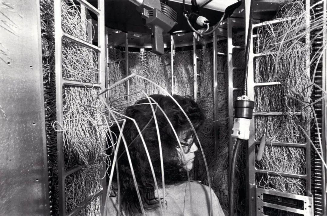 摄影黑皮书】029—Lee Friedlander （李·弗里德兰德） - 知乎