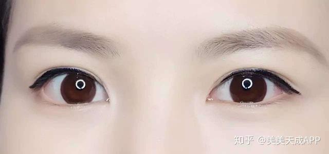 适合小眼睛的实用眼线画法教程,不会画眼线的妹子们快戳进来! 知乎