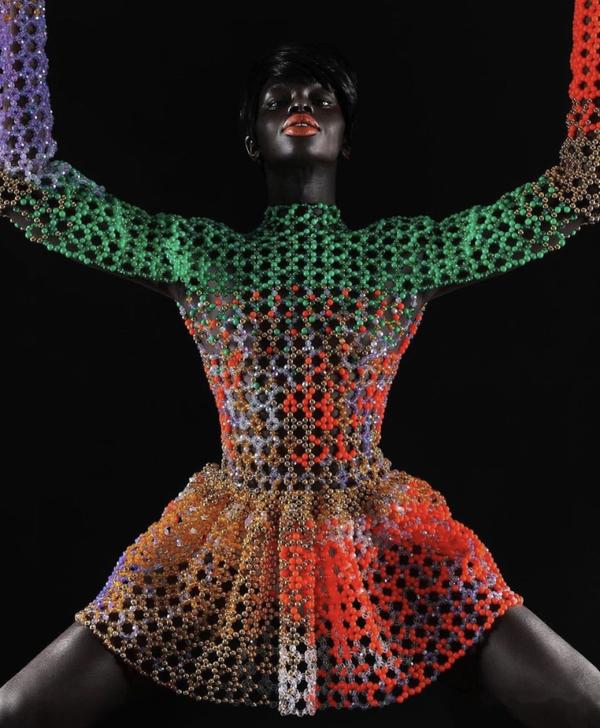 CSM毕业设计师Kevin Germanier的未来主义乌托邦，另类的可持续时装。 - 知乎