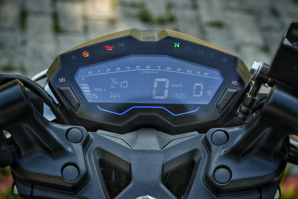 让一众媒体老师“翻车”的豪爵DR300怎么样？中国摩托车联合测评 - 知乎