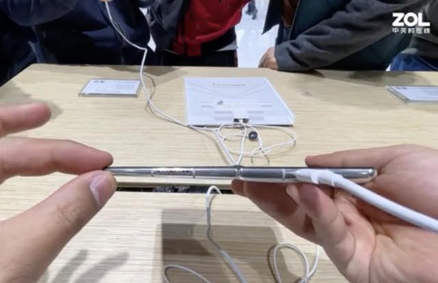 MWCS2021：华为携Mate X2惊艳亮相手机展台 - 知乎